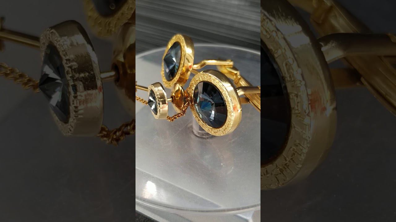 Запонки , заколка для галстука.
Кристаллы Риволи
Винтаж. Бижутерия