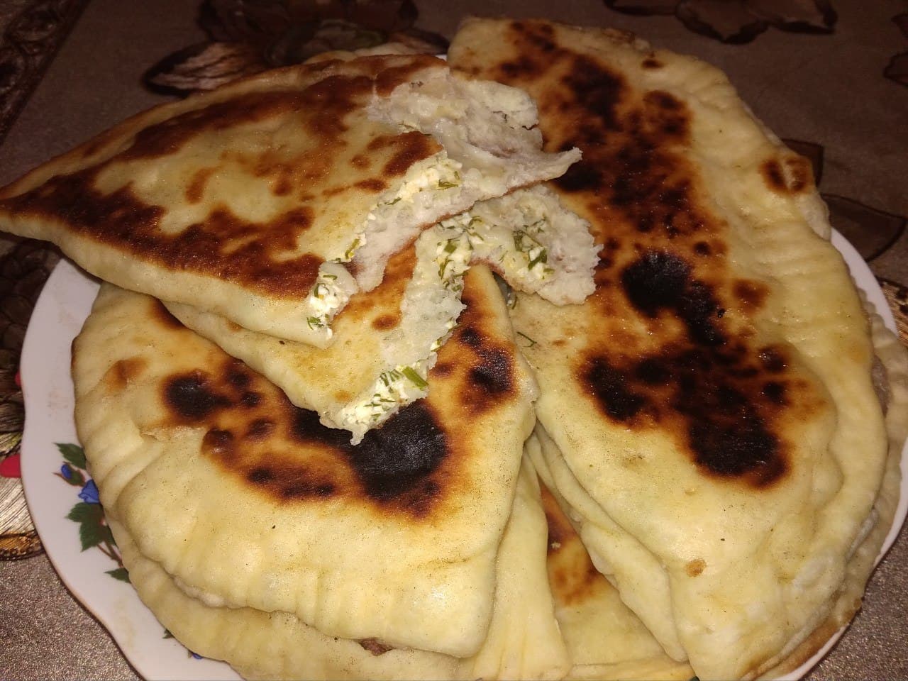 Чуду - с творогом и зеленью / тесто на кефире.