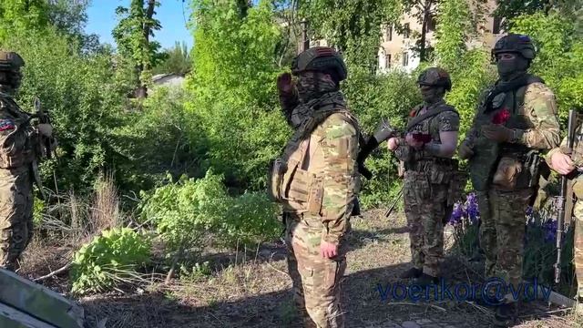 Тульские гвардейцы-десантники почтили память погибших в Великой Отечественной войне в Попасной
Накан