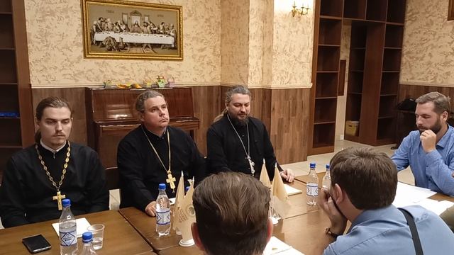 Круглый стол Регионального отделения ВРНС в Луганске: про триединство народов Руси