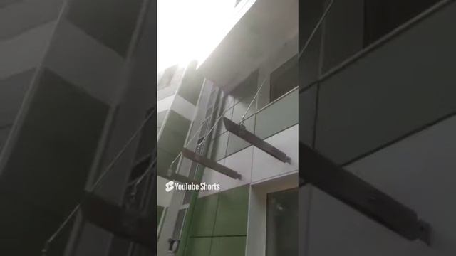 Установлены стеклянные козырьки на зданиях корпусов Центрального клинического госпиталя ФТС России