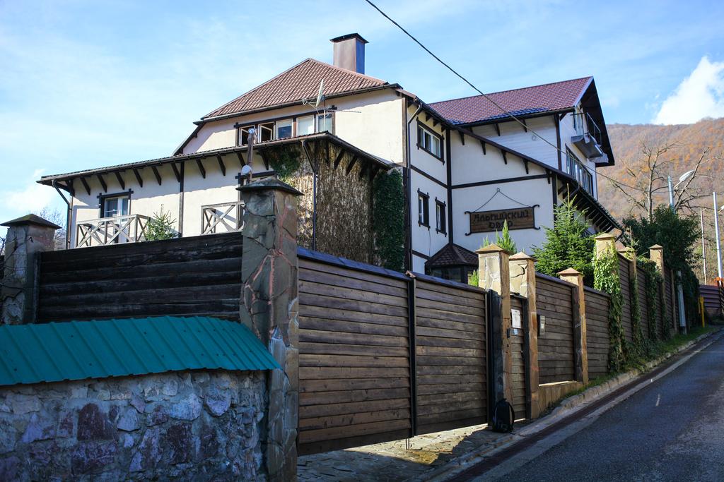 Частные гостиницы в Красной Поляне недорого. Отдых в Красной Поляне зимой. «Альпийский двор» ОТЕЛЬ