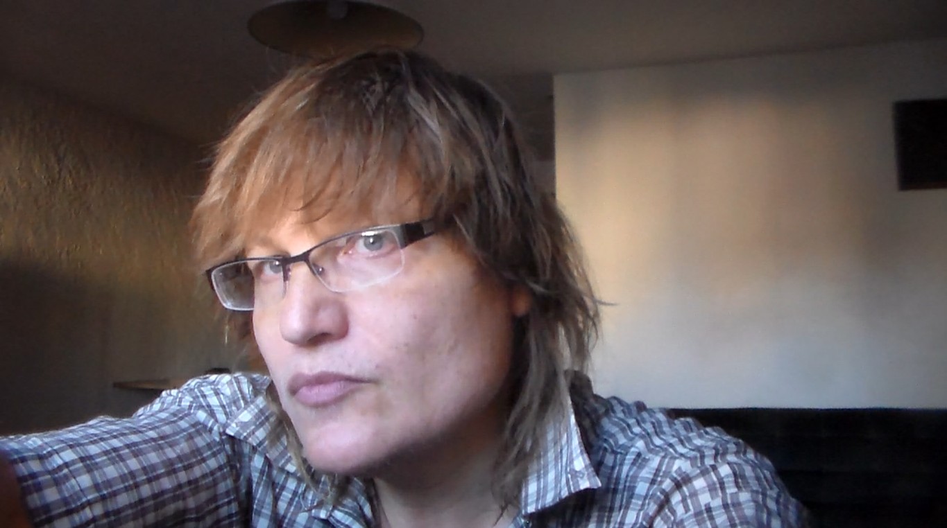 Aime tes richesses qui font te vendre / Vers d'Alexander Kiriyatskiy - ÉG.