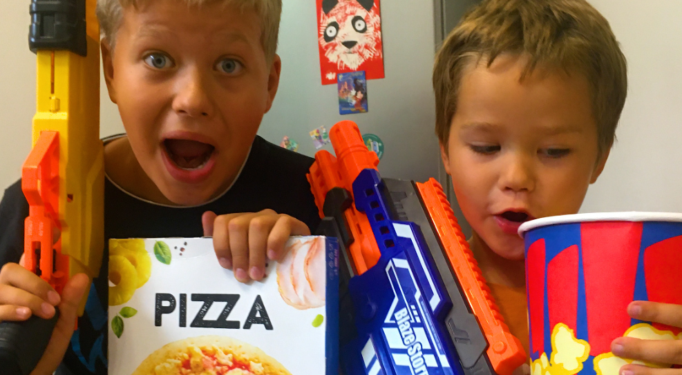 Нёрф видео. Грабители против братьев!