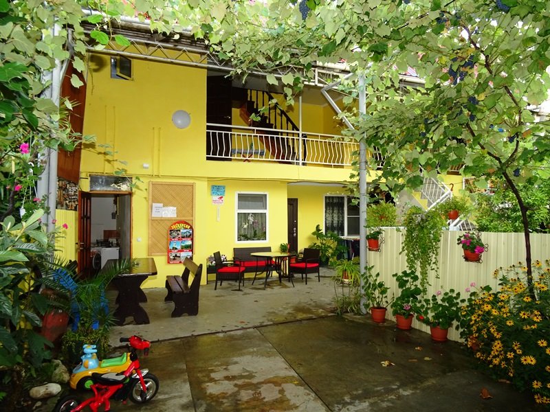 Отдых в Кудепсте частный сектор. Кудепста дешевое жилье без посредников. «У Сергея» гостевой дом