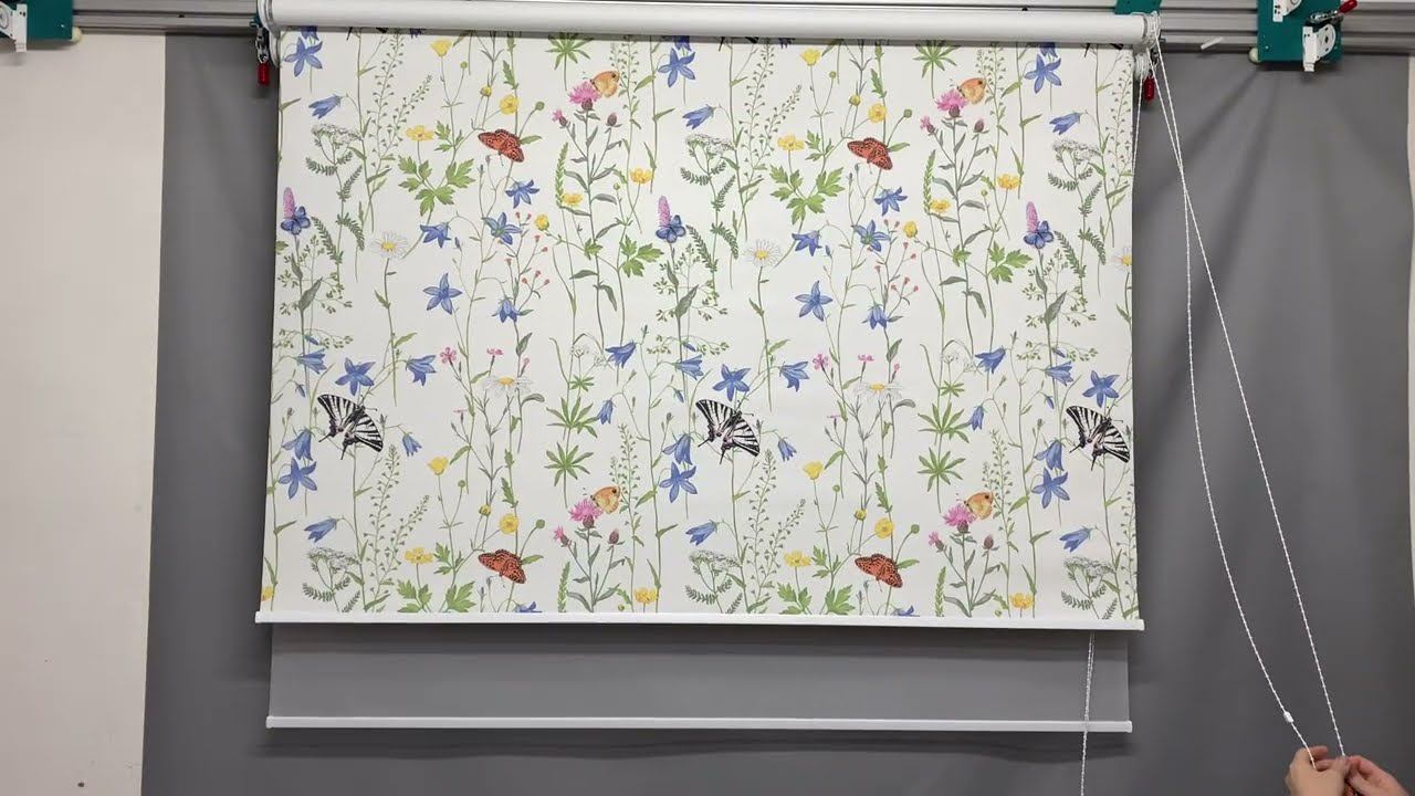 Двойные шторы "День-ночь" Флора блэкаут и Вуаль белая