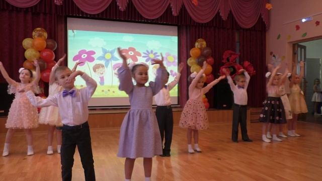 Песня Великаны (рук.Мацало Г.А.).avi