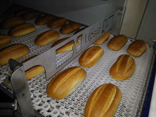 Линия для транспортирования, охлаждения, нарезки и упаковки батонов и овальных хлебов