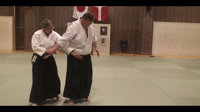 19 Сёменути Утикайтен Удекименаге