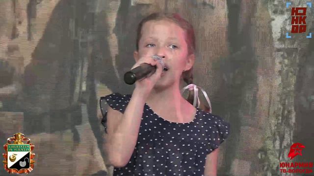 Маргарита Цивилева с песней "Тучи в голубом"