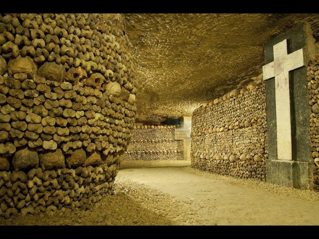 Парижские катакомбы, музей Казни, музей Чертей: экскурсия по жутким достопримечательностям планеты