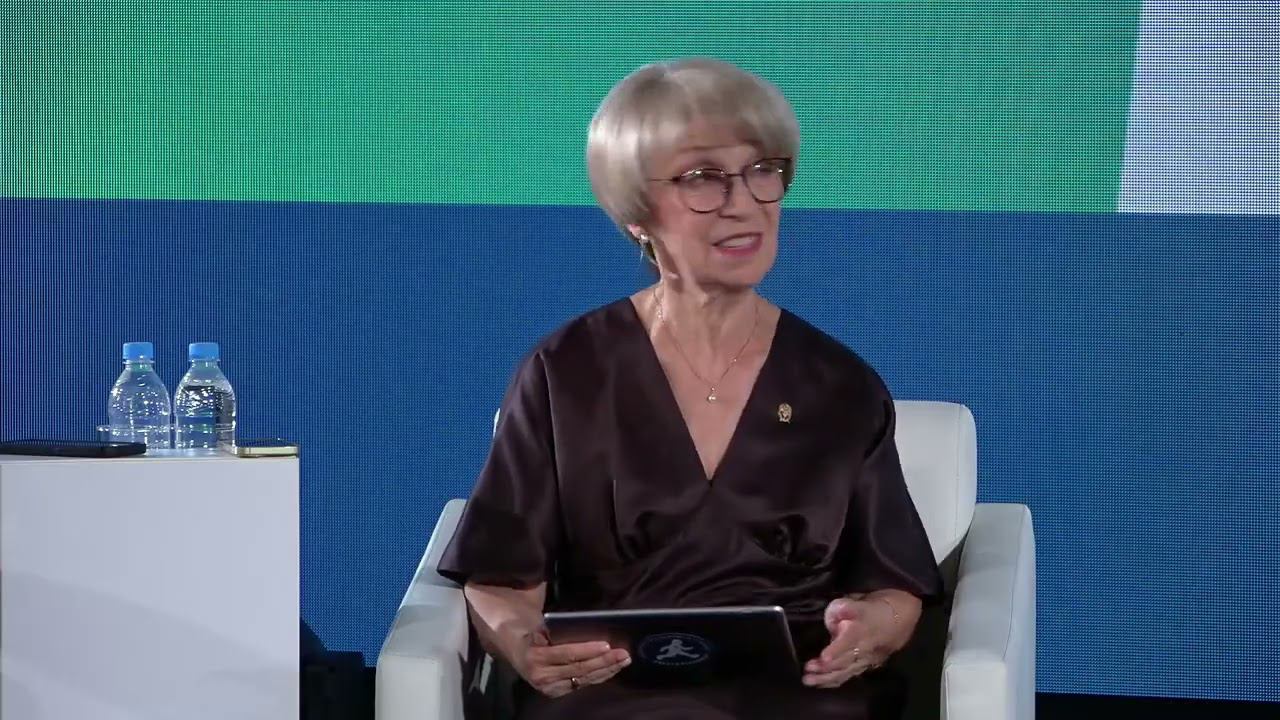 ЛАРИСА КОНОВАЛОВА