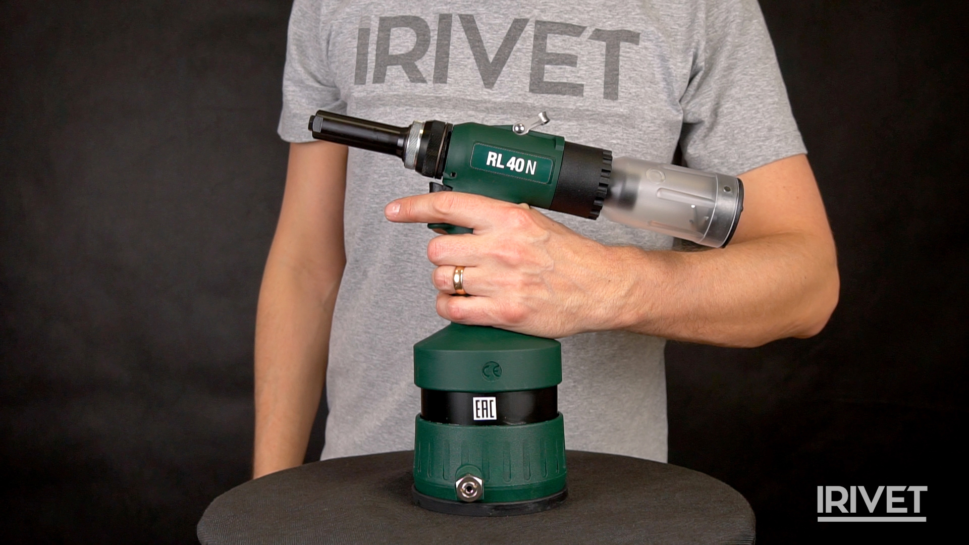 RIVETEC RL 40N - пневмо-гидравлический заклёпочник для установки вытяжных заклёпок Ø 4.0 - 6.4 mm