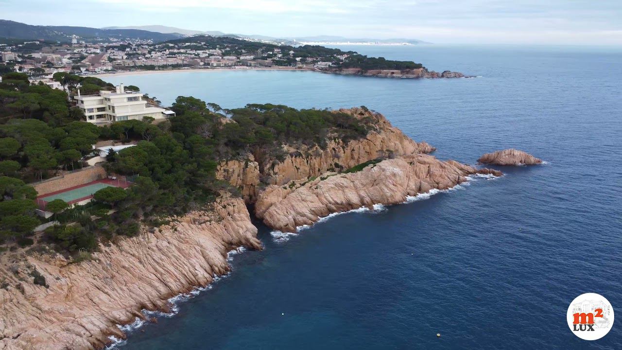 Бухта Cala de l'Ametller, Сан Фелиу де Гишольс, Коста Брава, Испания. 27 декабря 2021.