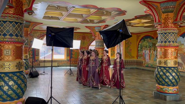 Отчий дом (сл. и муз. Т. Пидручной) и "Моя Русь" (сл. и муз. Т. Пидручной)  - Ансамбль "Раздолье"