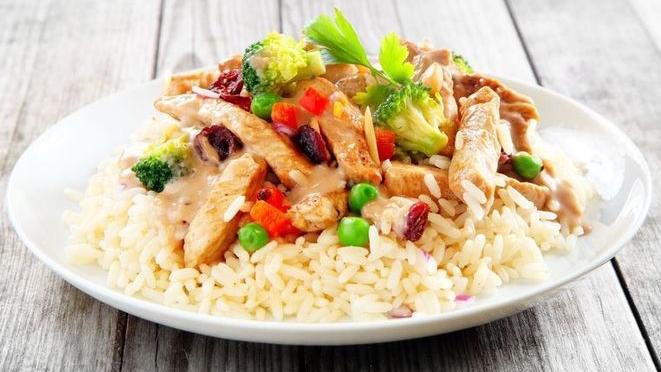 Рис с овощами и курицей карри!