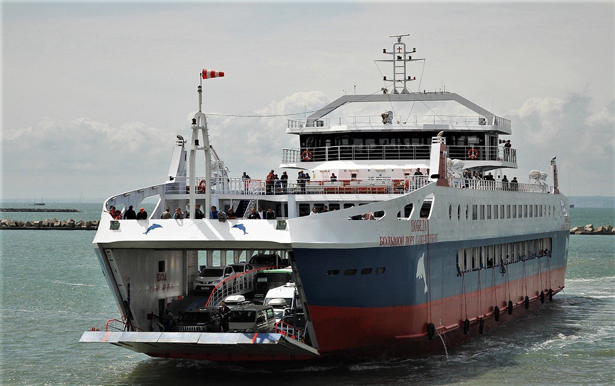 Паромы Керченской переправы.