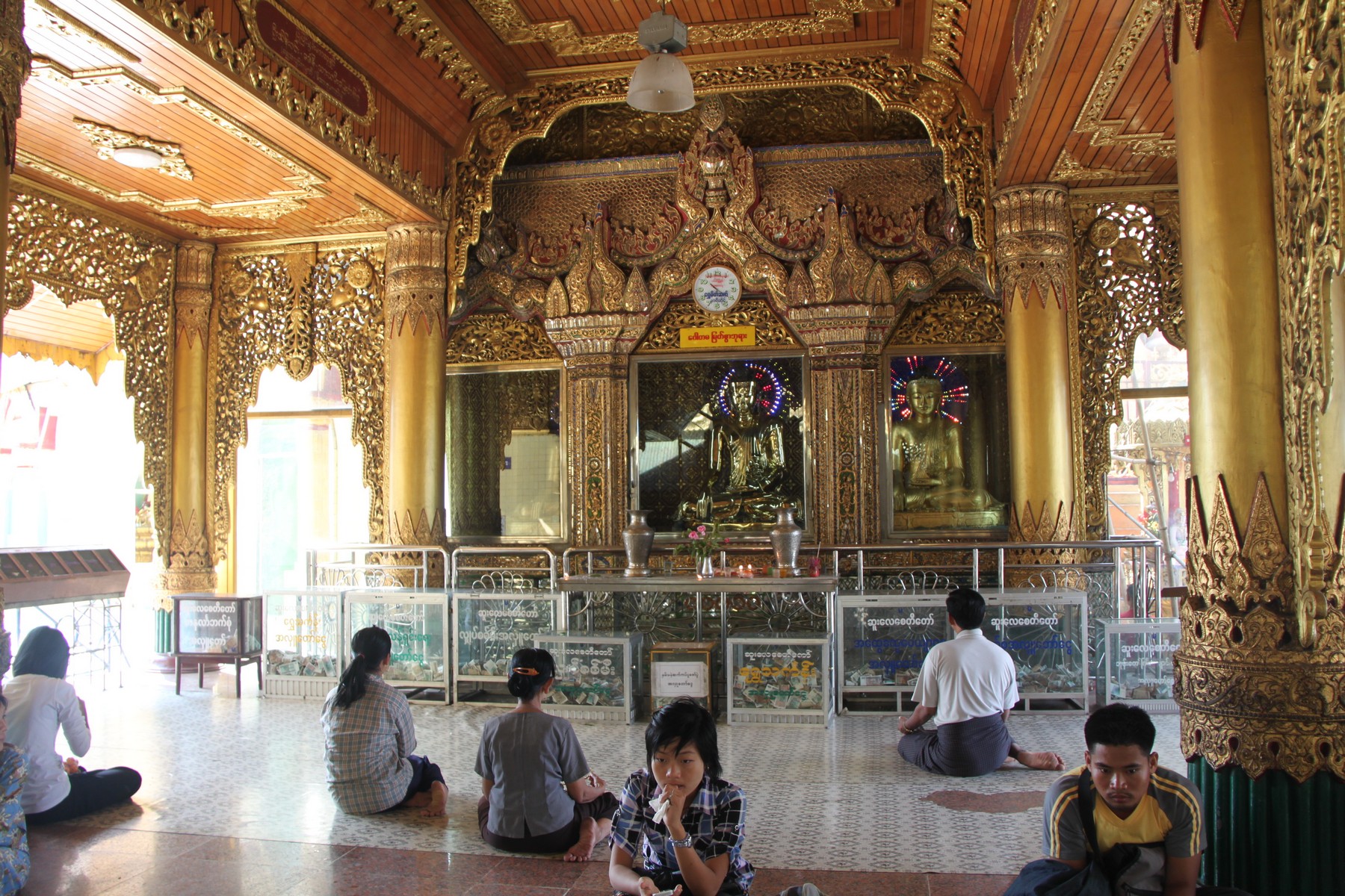 201102 Мьянма Янгон Пагода Суле