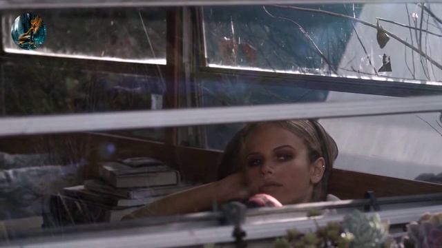 Halston Sage-Халстон Сейджi