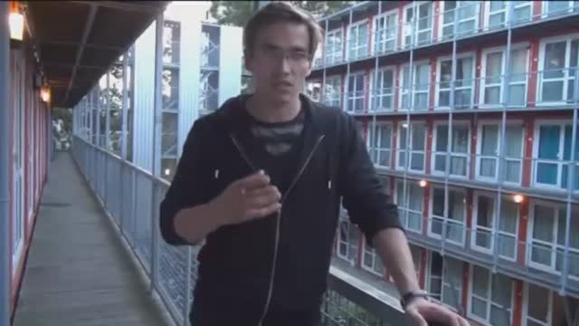 001. «ДОМ  И  HOSTEL»  Студенческий кампус из контейнеров.  Амстердам.  07.47 мин.