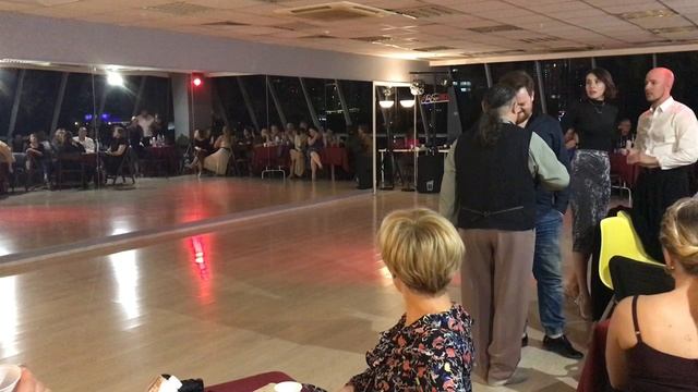 Всей тусой на милонге! Екатеринбурге 08.10.22, 22:48 на часах. Музыку танго ставит: Ира Манькова