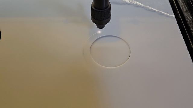 Резка кольца из оргстекла. Лазерная резка прозрачного и цветного акрила оптом и в розницу.