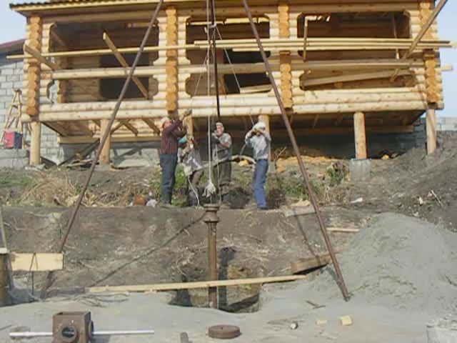 Добываем воду.