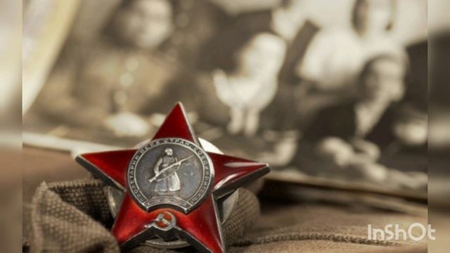 У Обелиска...