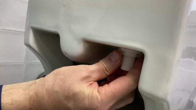 Как поменять арматуру в унитазе-моноблоке EvaGold своими руками