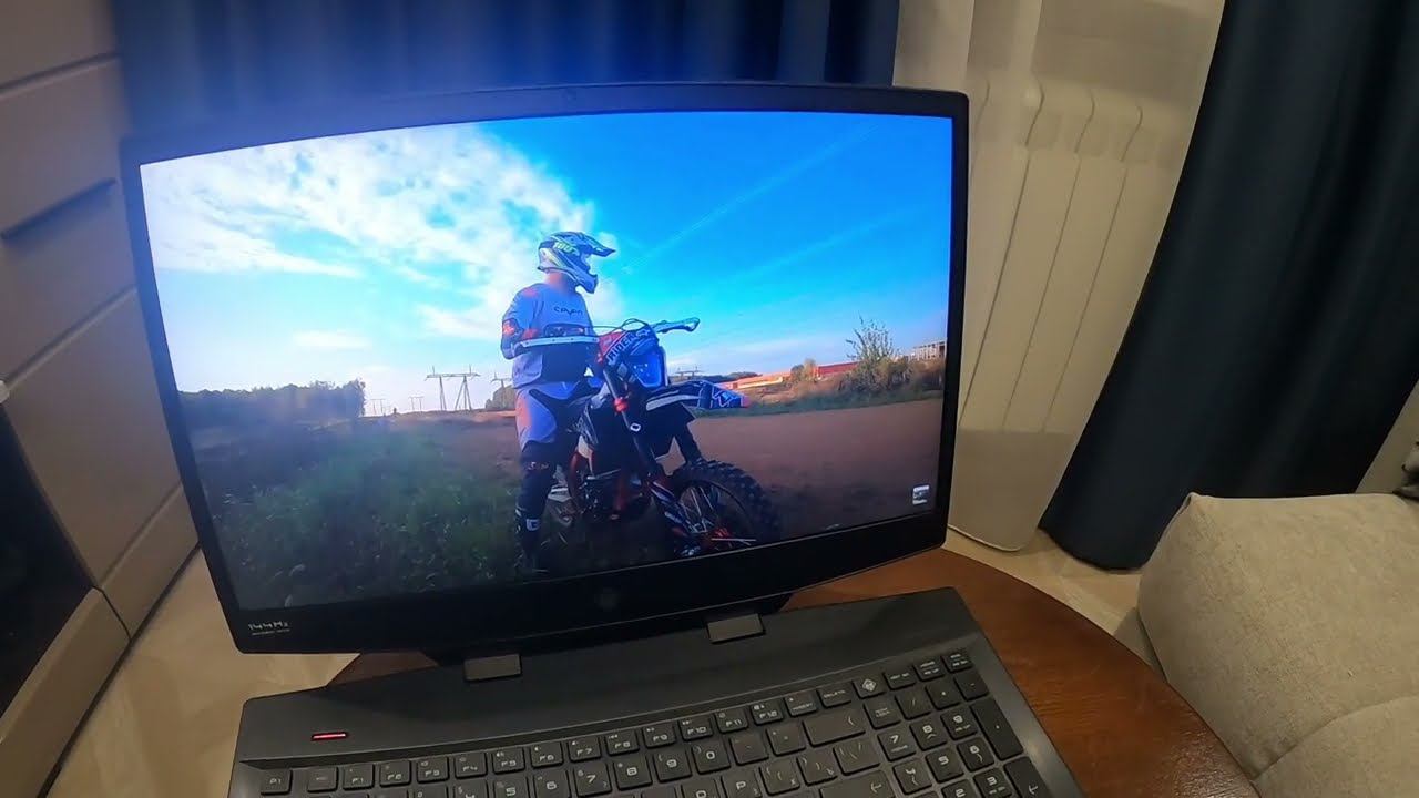 Видеоклип. Байкеры, скорость.