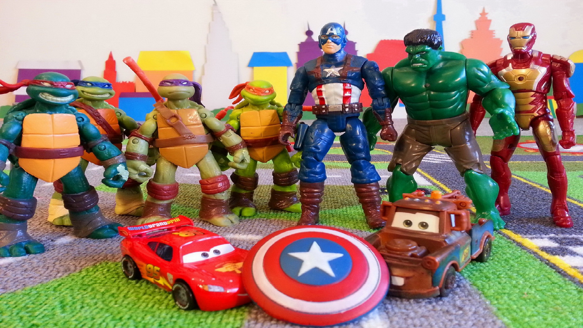 Тачки Маквин Мэтр и щит Капитана Америка Мстители