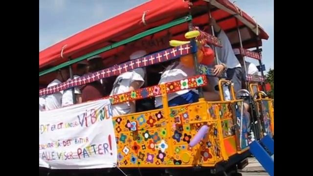 Грузовик со студентами - празднование окончания гимназии, Орхус, Дания. 28 июня 2012