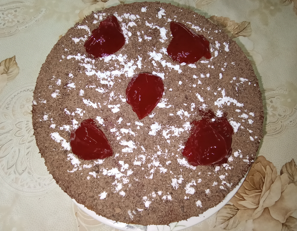 Пирог с изюмом на кефире в мультиварке.