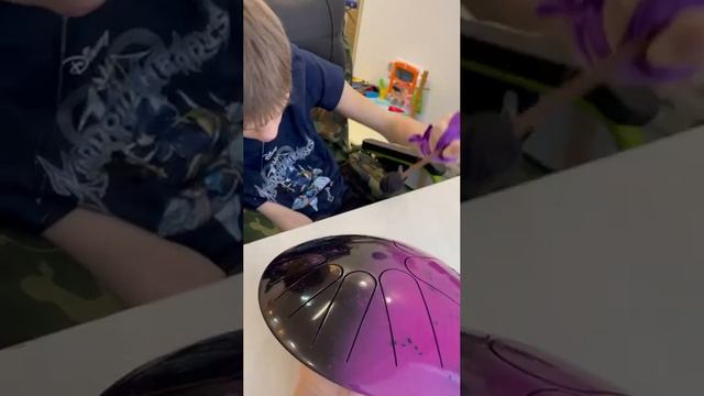 Я играю на барабане