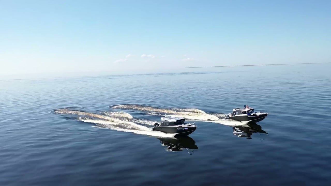 Волжанка 67 и Voyager 700 в середине Рыбинки