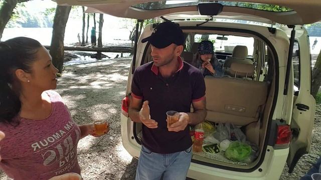 Абхазия Апсны. Пикник на озере Малая Рица. Рассказы абхаза о жизни и домашнем вине. Красивые места