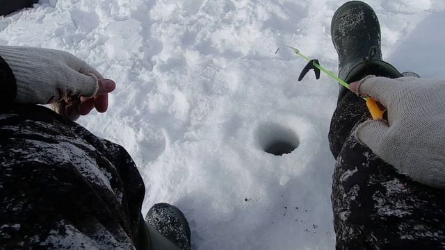 РЫБАЛКА В МАРТЕ ЛОВИЛИ ЧЕБАКА А ПОЙМАЛИ ЕРША