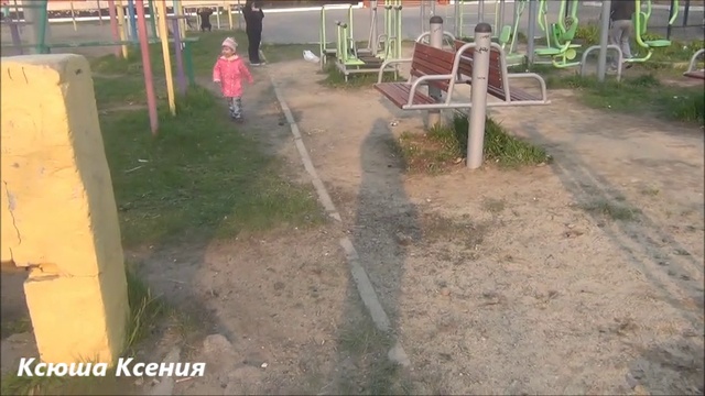 Влог Славянка Гуляем на улица На тренажерах и на площадке Vlogs Slavyanka Walking on the street 