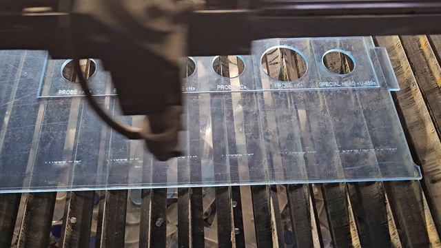 Лазерная гравировка оргстекла. Производство деталей из акрила и оргстекла на лазере.