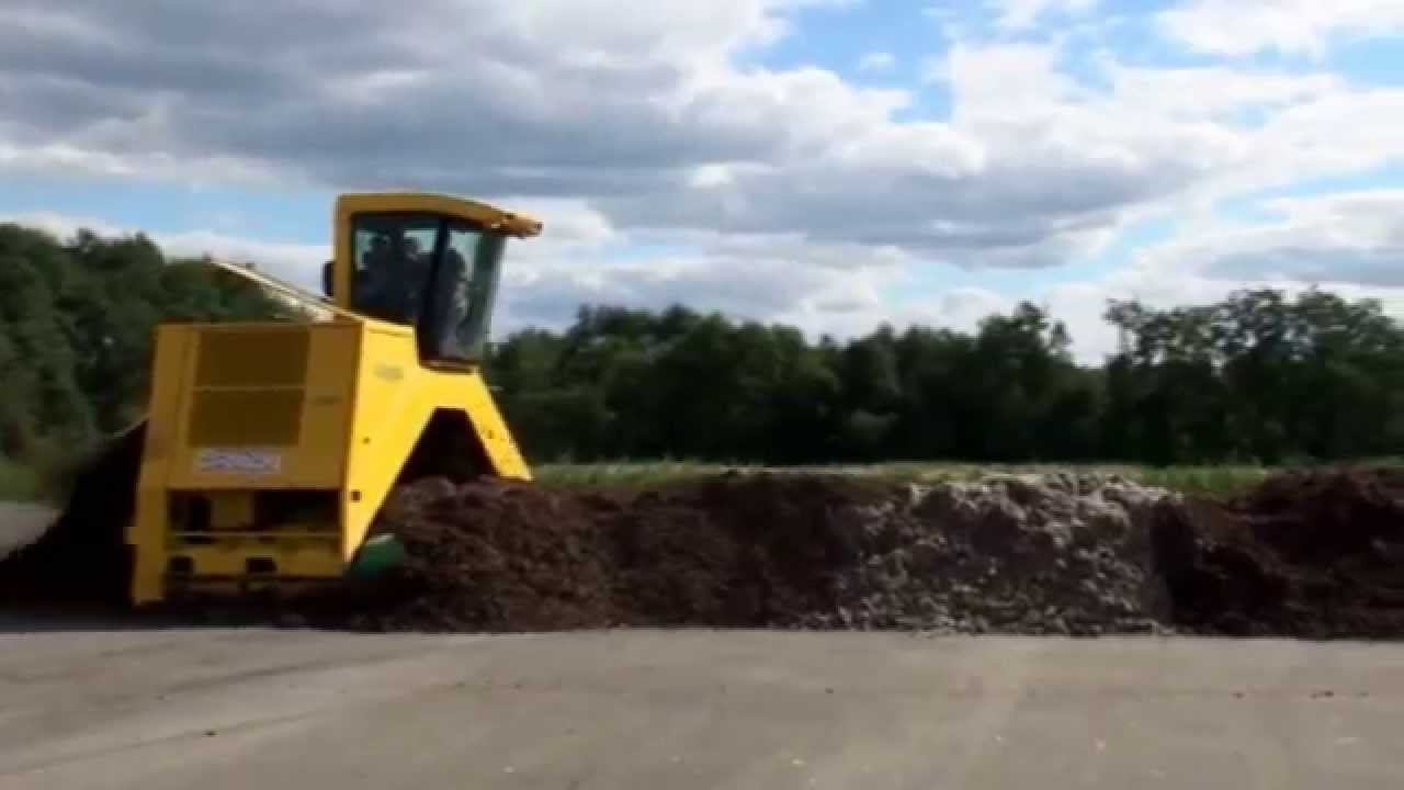 Внедрение технологии ABONO по компостированию куриного помета (2013г)- ворошитель буртов BACKHUS-17