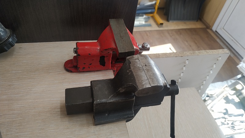 Тиски СССР настольные "ЧИЗ"