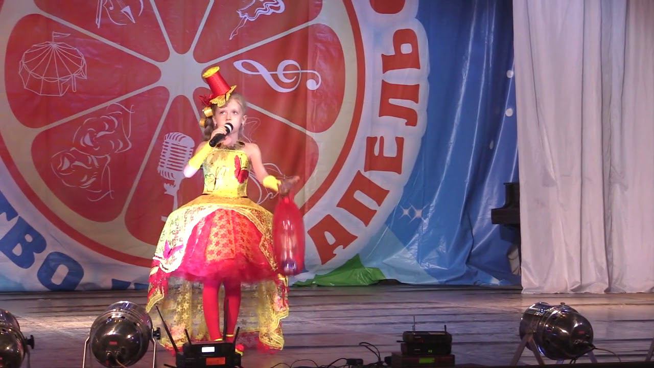 Ярослава Скоробогатова - НЕБЕСНЫЙ ФОНАРЩИК  (муз. В.Ярушина - сл. В.Андрианова)