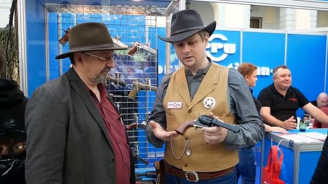 Знакомим Михаила Кречмара с ковбойскими револьверами | Оружие и охота 2018 | Arms & Hunting 2018