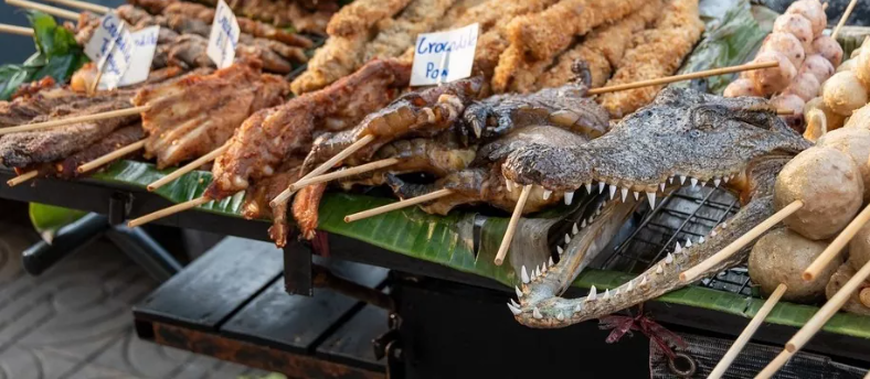 Паттайя 2nd Road (Март 2023): рынок на 2nd road, тут можно есть крокодил ! (Таиланд 4K)