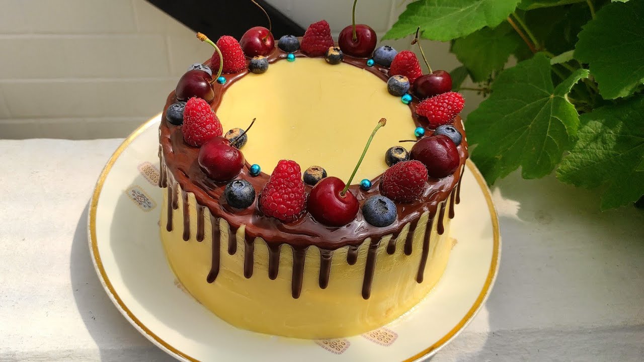 Торт «Шоколадная молочная девочка» с вишней