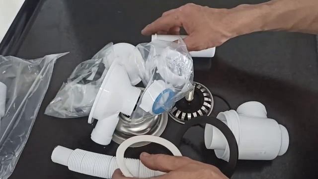 Как стать сантехником. Как подключить кухонную мойку..mp4