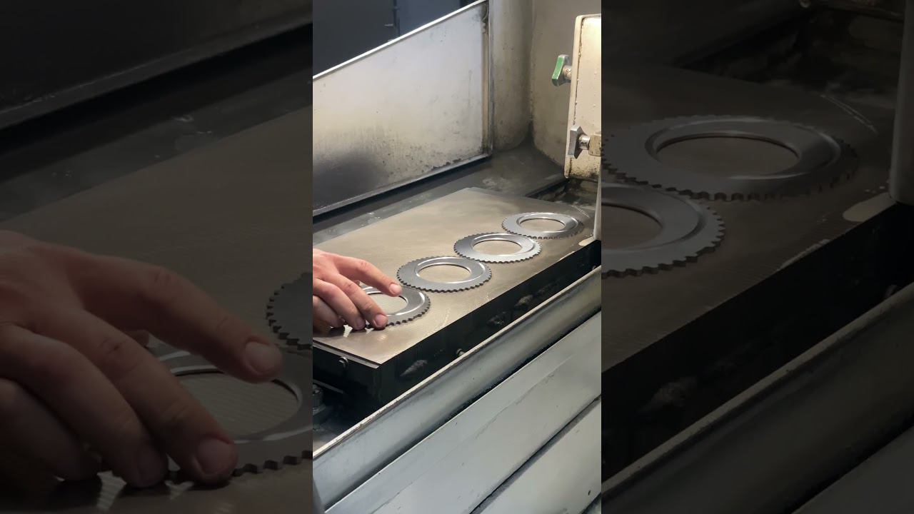 Механический цех №1, операция шлифовки ведущего диска для трактора 3522