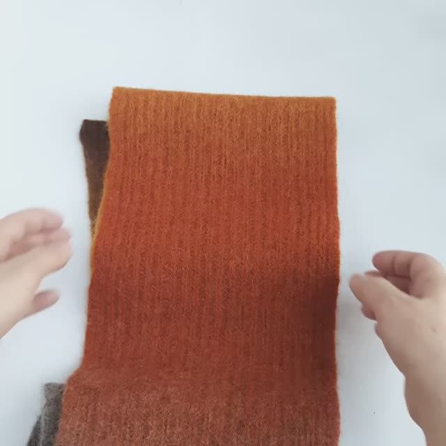 Вязано-валяный шарф ручной вязки. Мисс Беретка