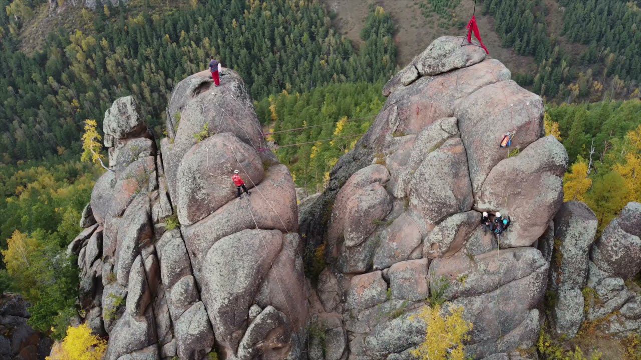 Осенняя природа. Красивые виды природы с квадрокоптера - заповедник Столбы, скала Ермак. Аэросъемка