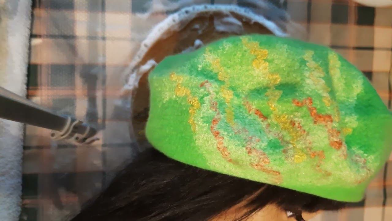 Фрагмент валяния берета и обзор готовых беретов.